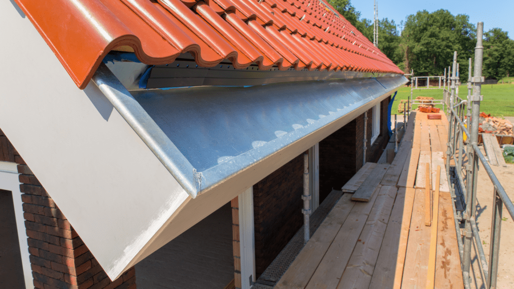 Klus aan uw dak of goot nodig? Hoogwaardig lood- en zinkwerk